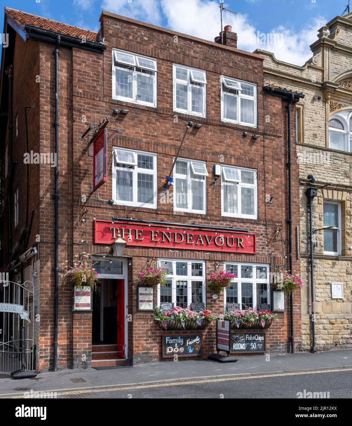 The endeavour pub whitby hi-res stock photography and images - Alamy