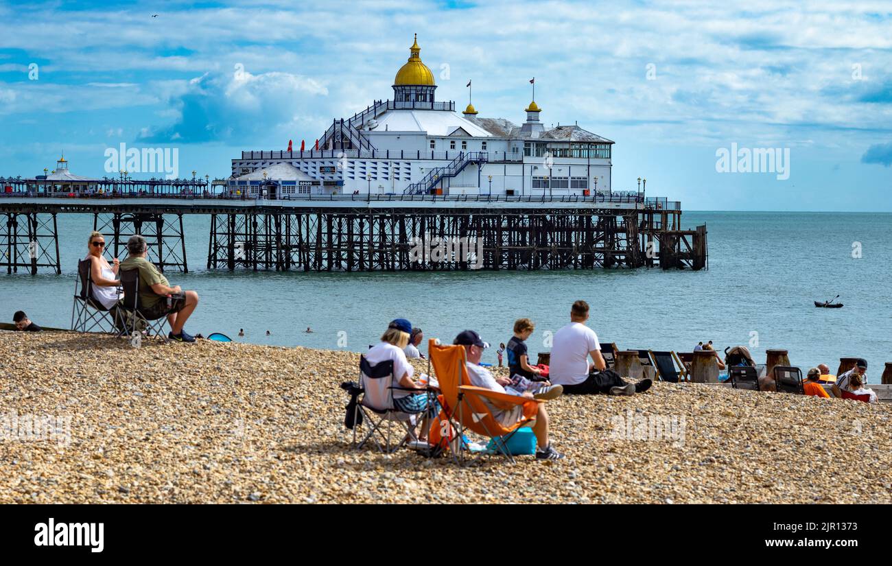 Groups people sit on outdoor hi-res stock photography and images - Alamy