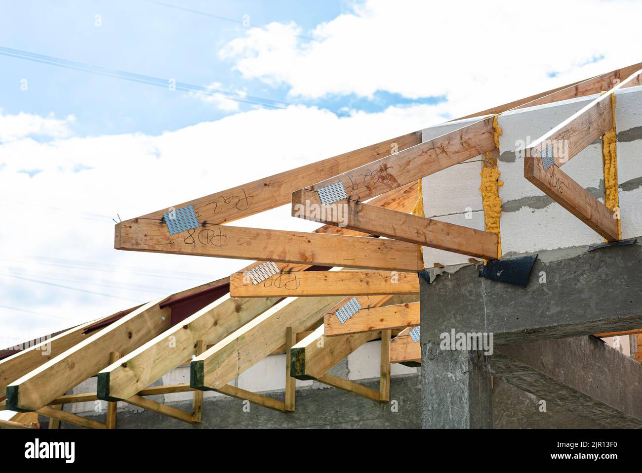 Roof trusses connected to the roof truss, not covered with a roof, with ...