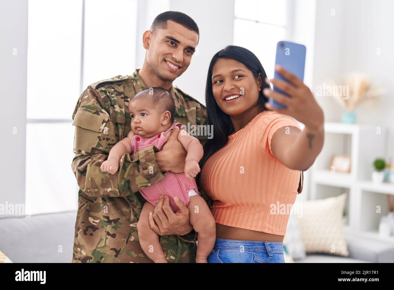 Soldier family call hi-res stock photography and images - Alamy