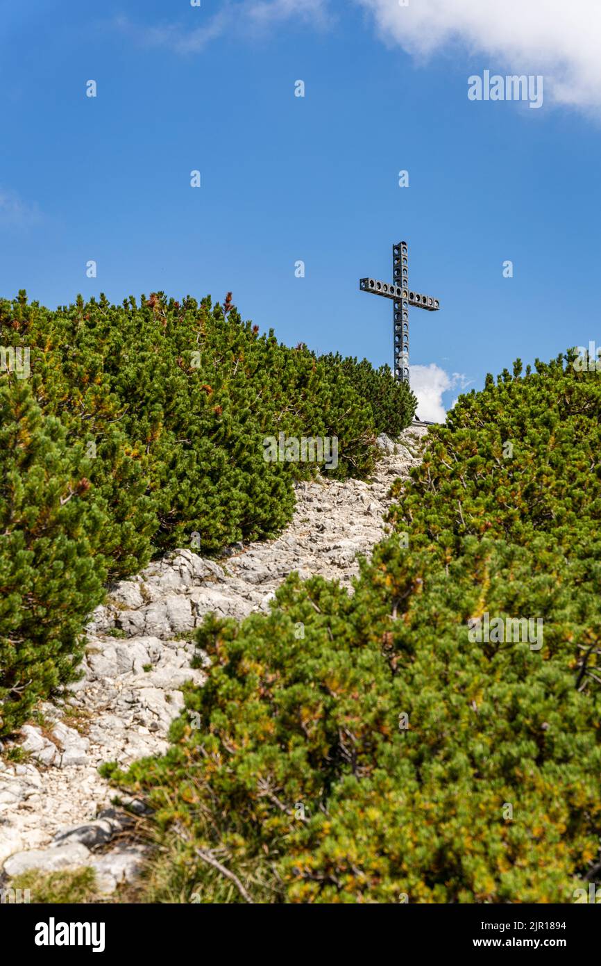 Cross pathway hi-res stock photography and images - Alamy