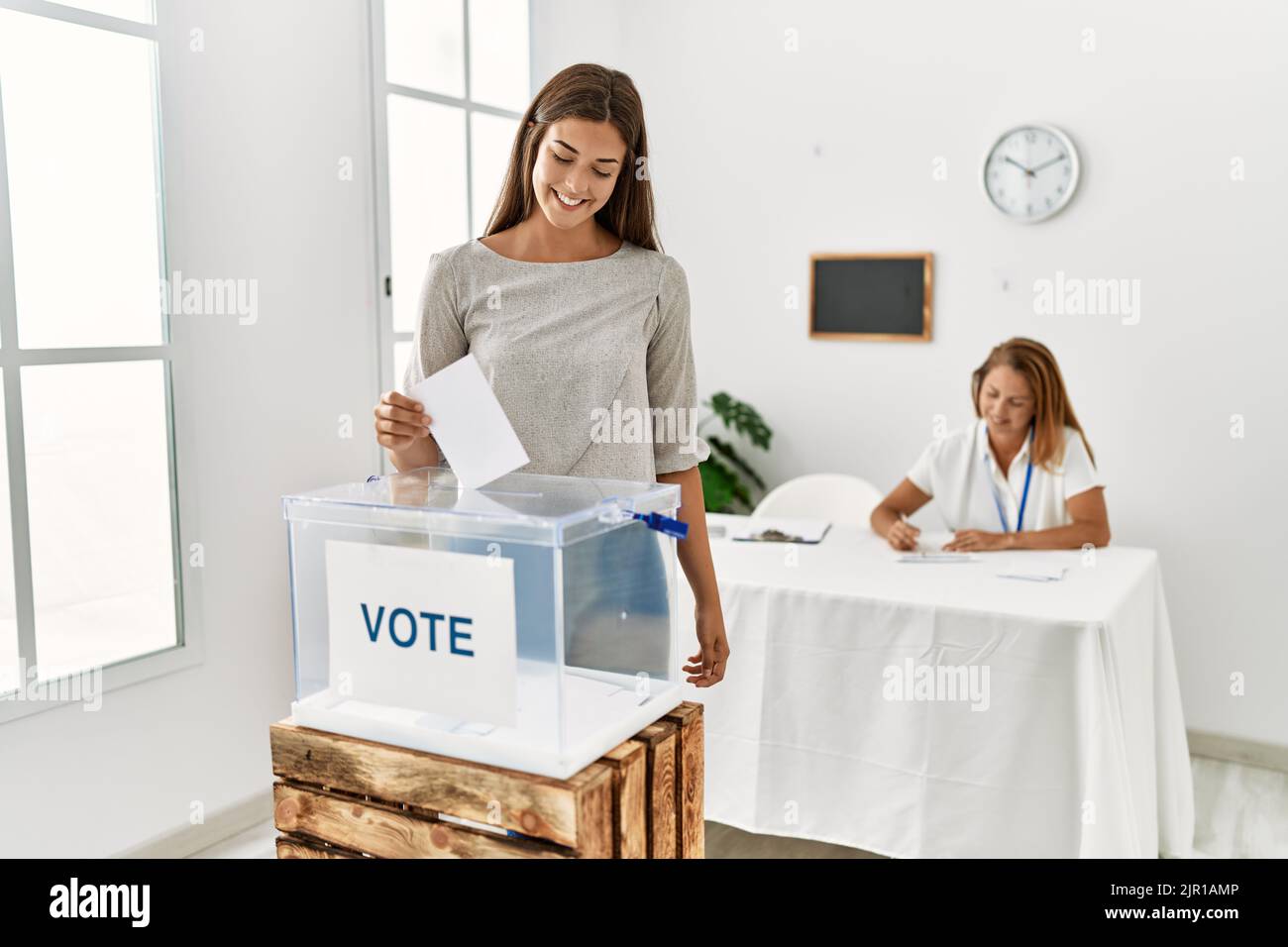 Mother and daughter voting hi-res stock photography and images - Alamy