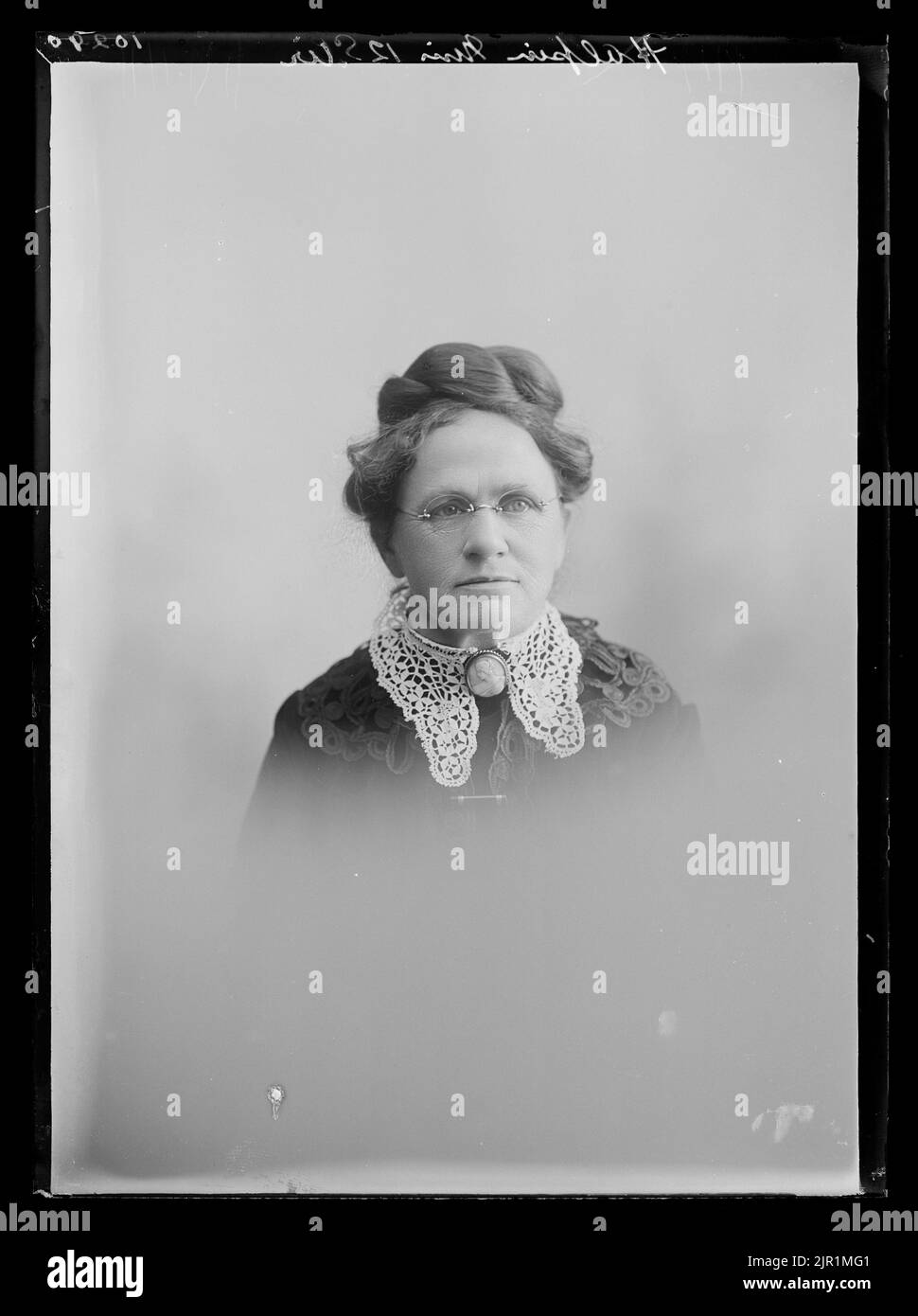 Halpin Miss 12 Slir, circa 1920, Wellington, by Berry & Co Stock Photo ...