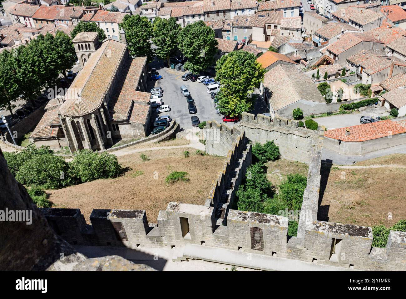 The Eglise Saint-Gimer church framed by a medieval window in Carcassonne, France Stock Photo - Alamy