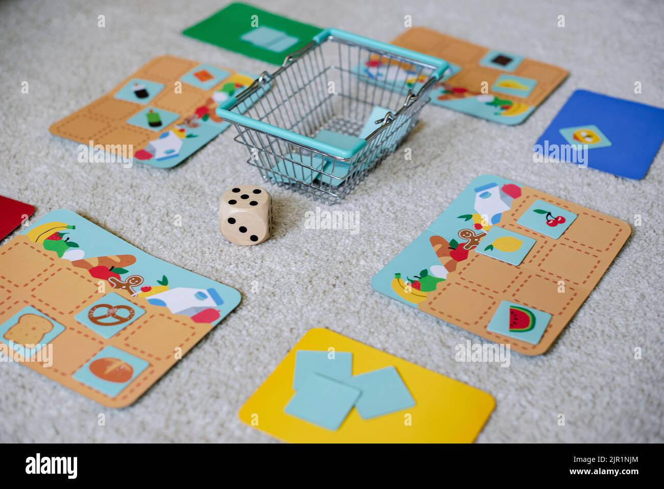 Family game board Stock Photo - Alamy