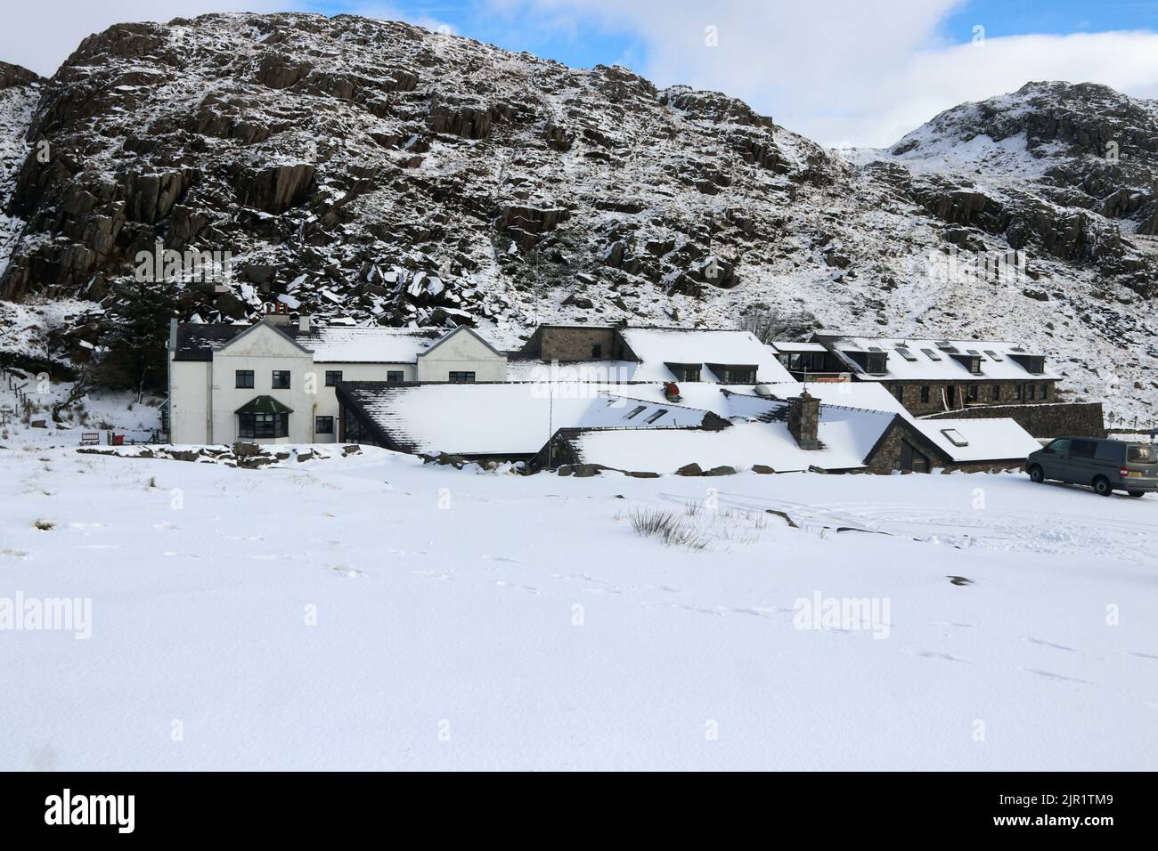 Winter time in North Wales, Snow coved mountain's in in Snowdonia Stock ...