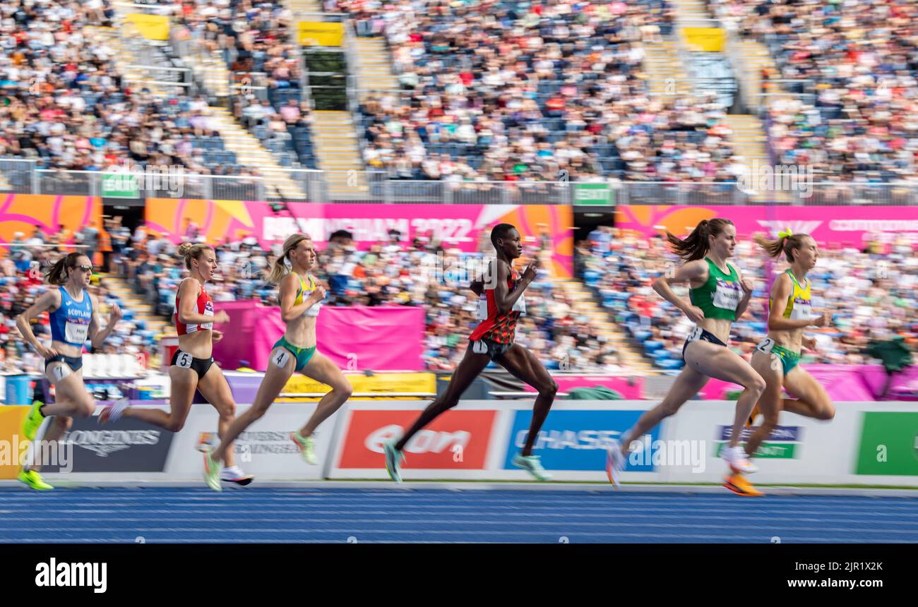 Ciara Mageean of Northern Ireland and Linden Hall of Australia ...
