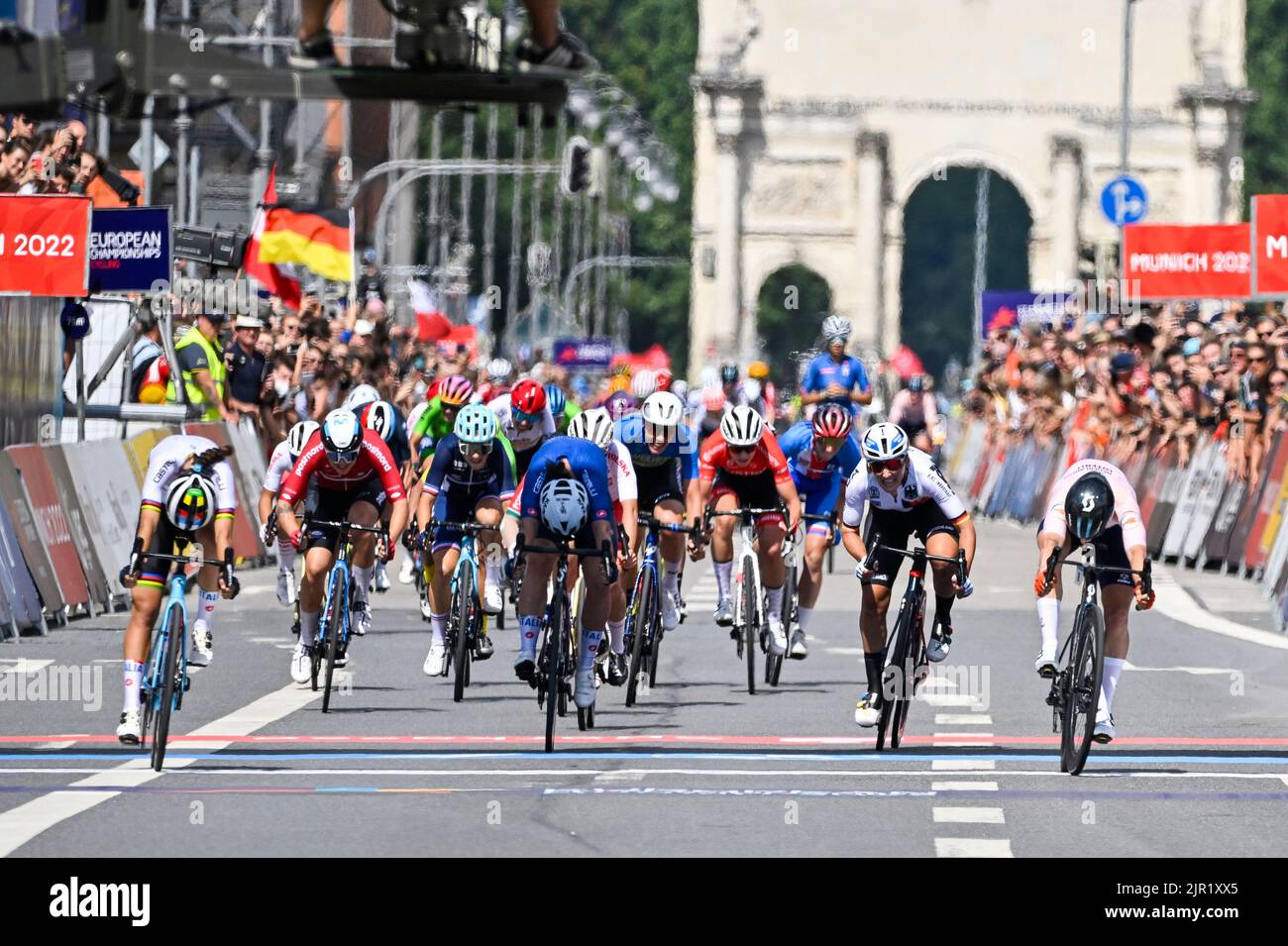 Munich, Germany, 21 August 2022. Dutch Lorena Wiebes wins the Women ...