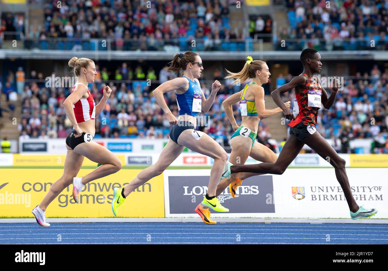 Melissa Courtney-Bryant of Wales and Laura Muir of Scotland competing ...