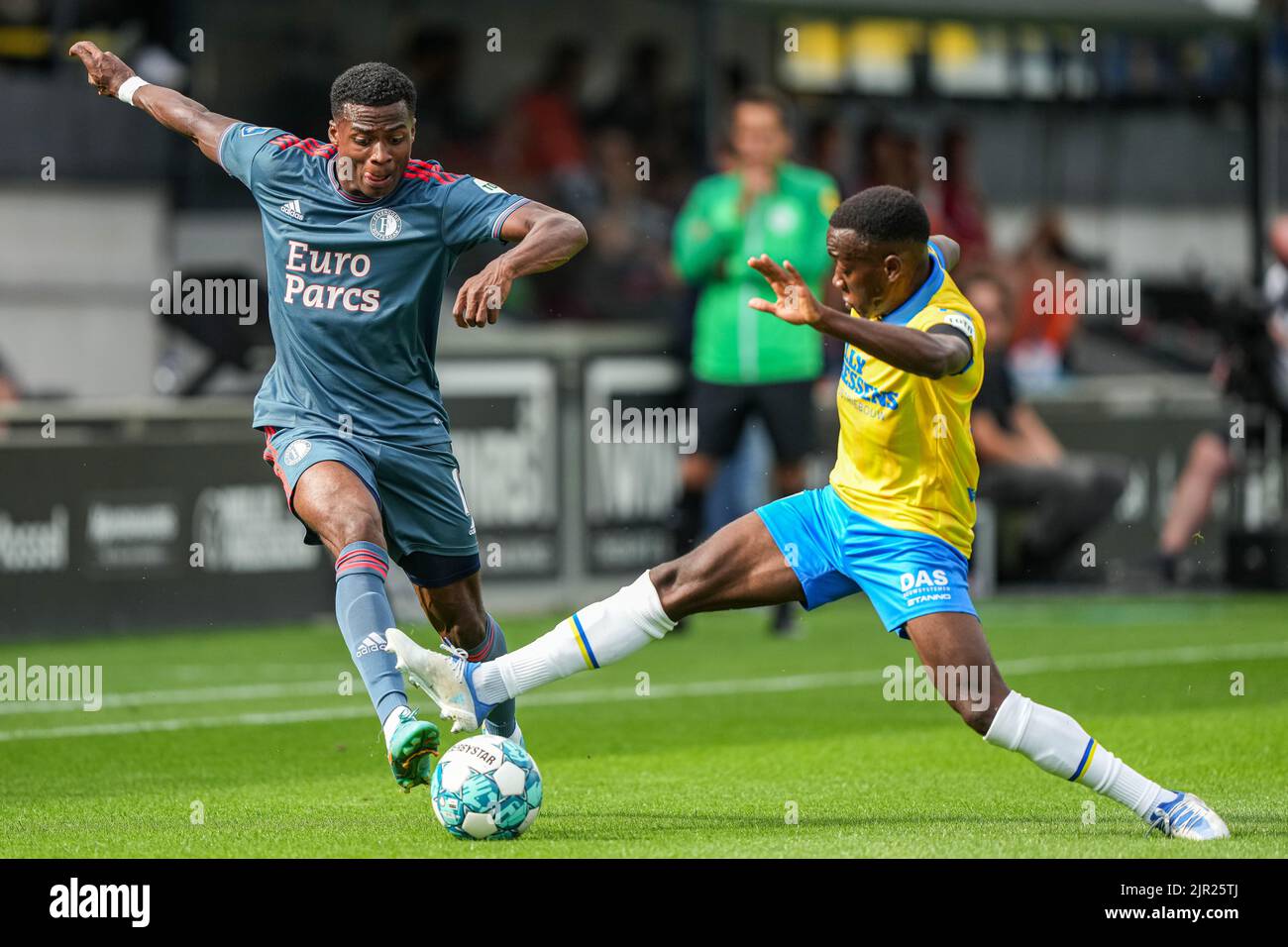 Waalwijk - Javairo Dilrosun of Feyenoord, Thierry Lutonda of RKC ...
