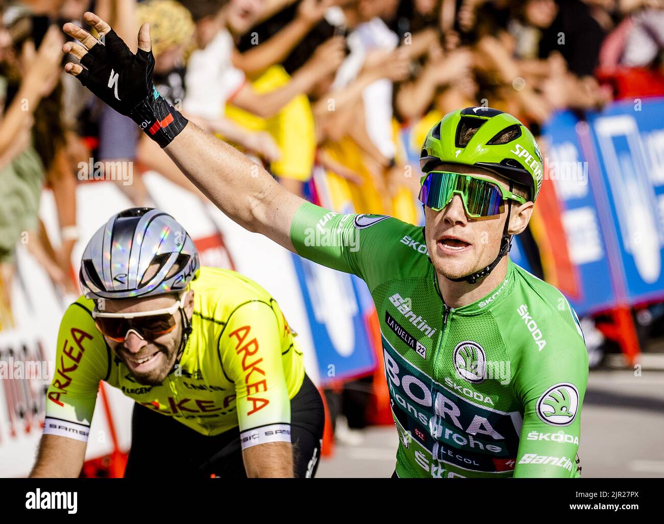 BREDA - Sam Bennett (Team Bora-Hansgrohe) crosses the finish line to ...