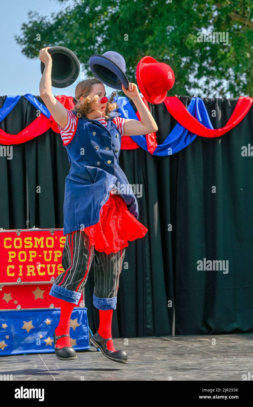 Hat juggling, Cosmo's Pop-Up Circus, Arts Alive Festival, Downtown ...