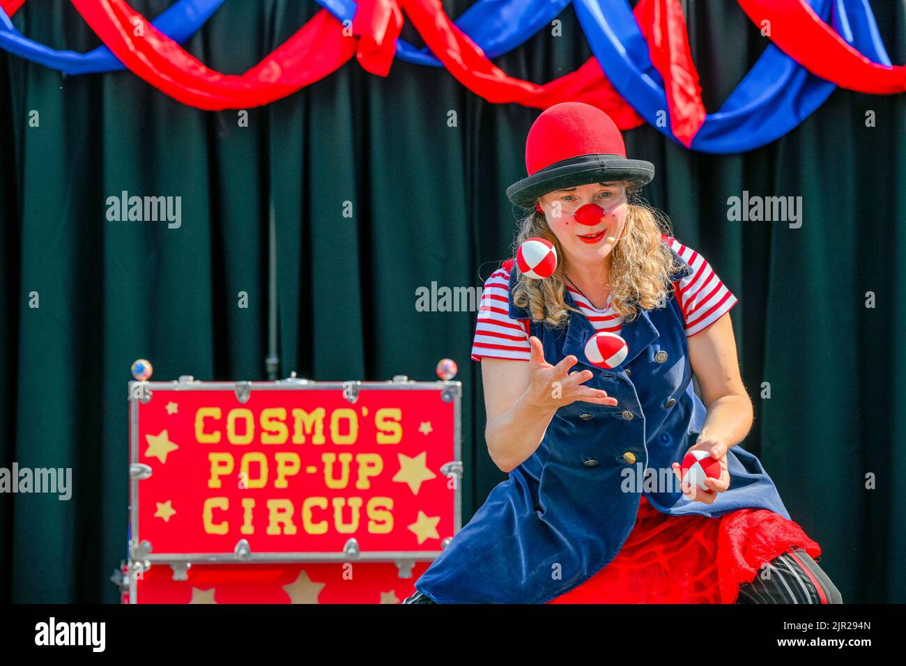 Cosmo's Pop-Up Circus, Arts Alive Festival, Downtown Langley, British ...