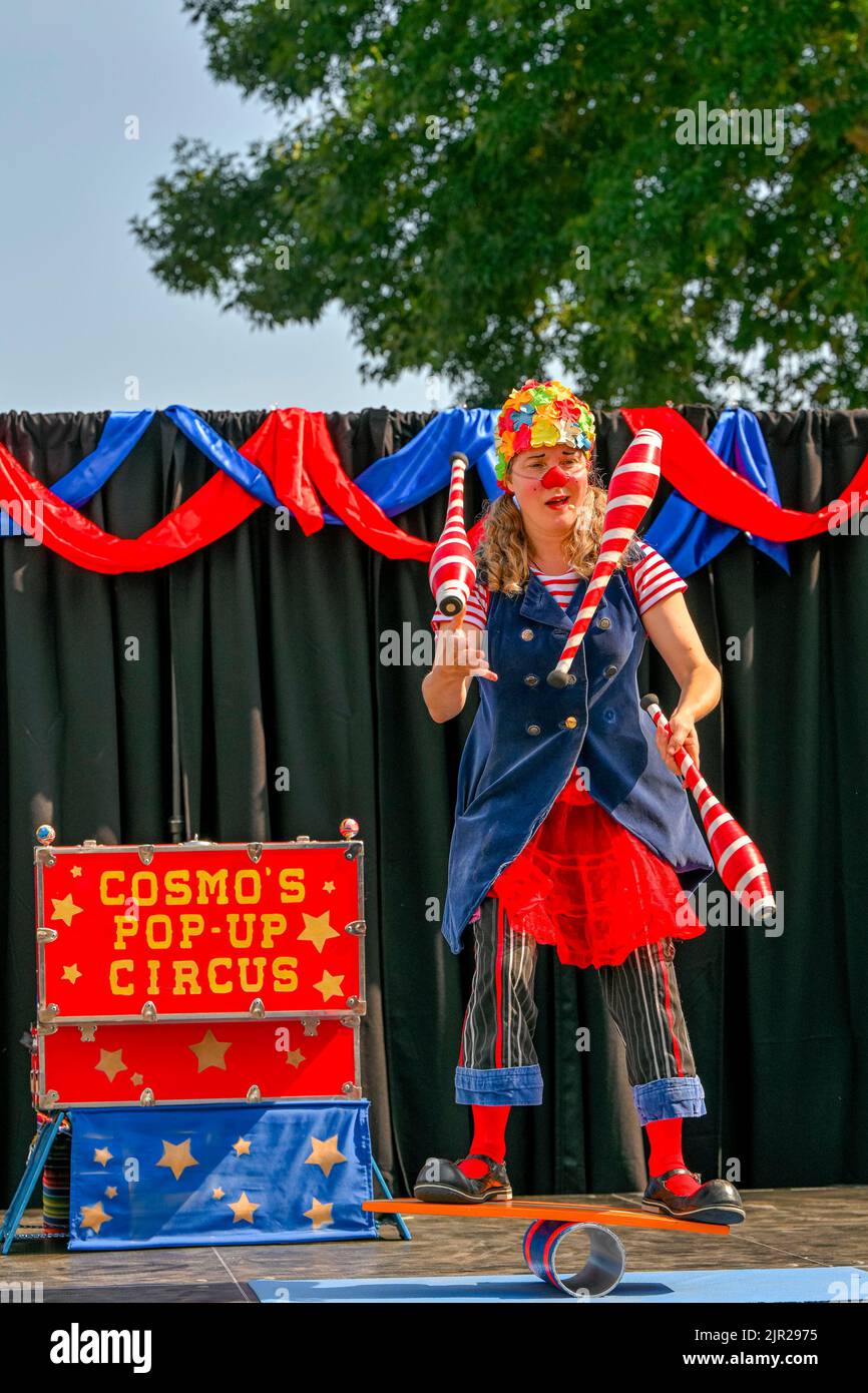 Cosmo's Pop-Up Circus, Arts Alive Festival, Downtown Langley, British ...