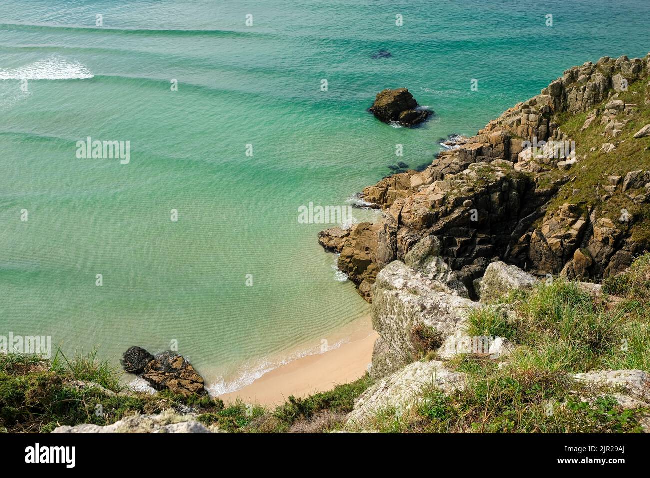 Beautiful small cove, beack in Cornwall, England Stock Photo - Alamy