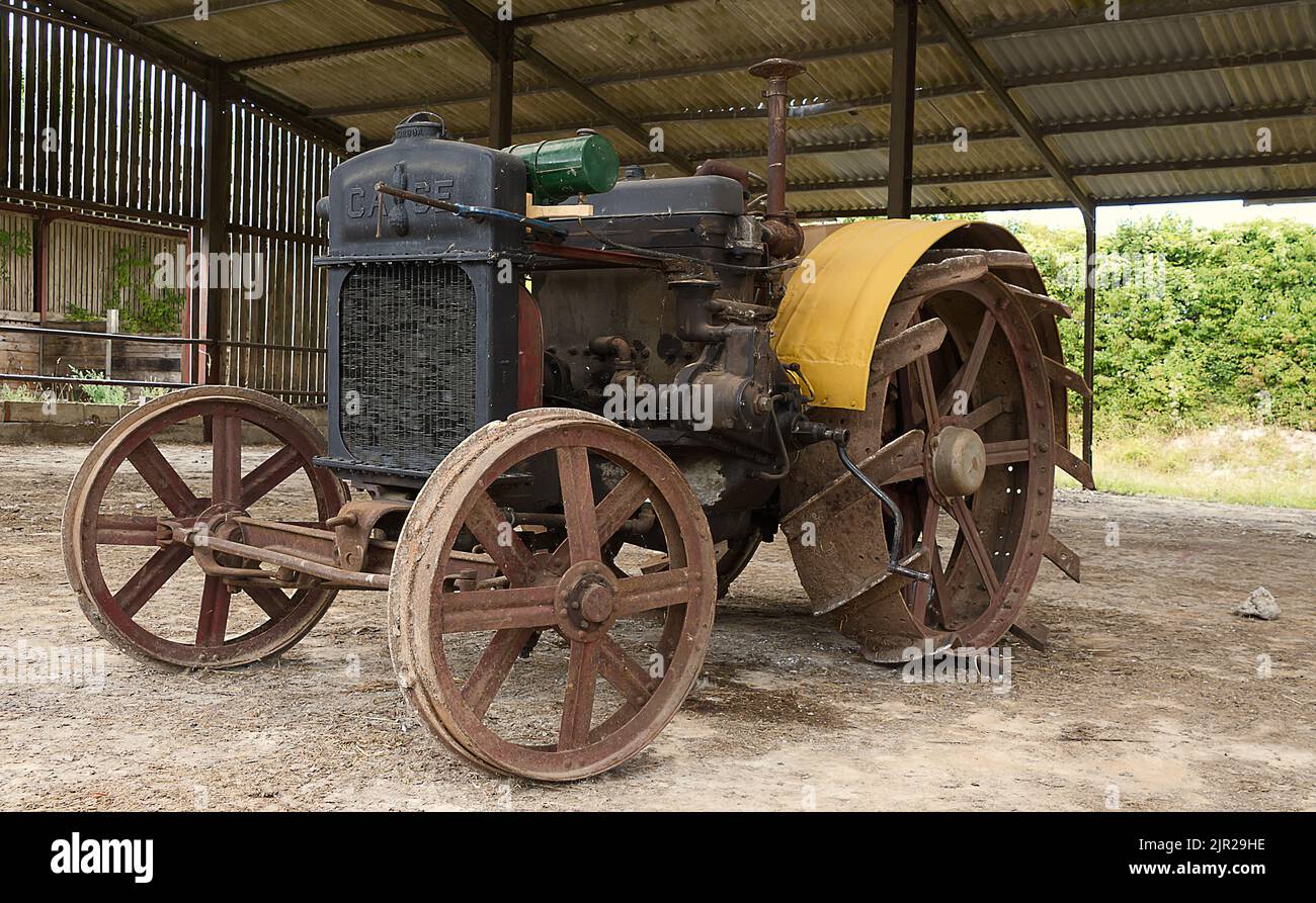 Case cross engine tractor hi-res stock photography and images - Alamy