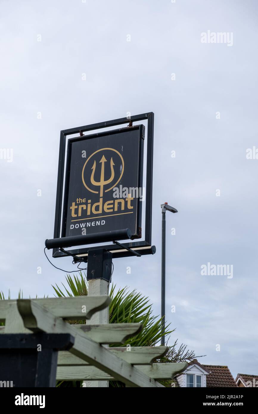 Bristol pub sign hi-res stock photography and images - Alamy