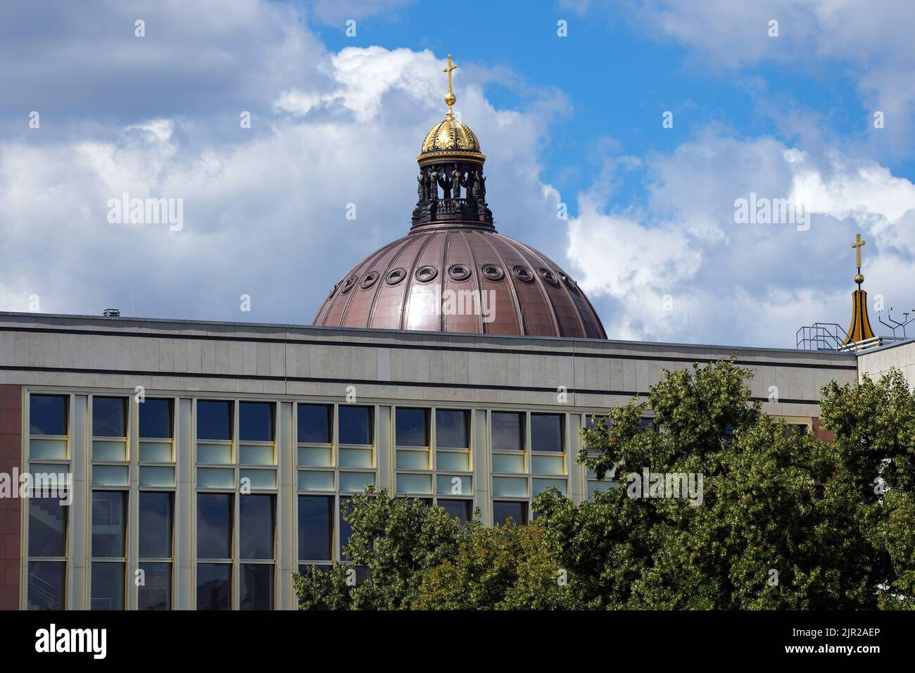Berlin, Germany. 15th July, 2022. The City Palace (M) with the Humboldt ...