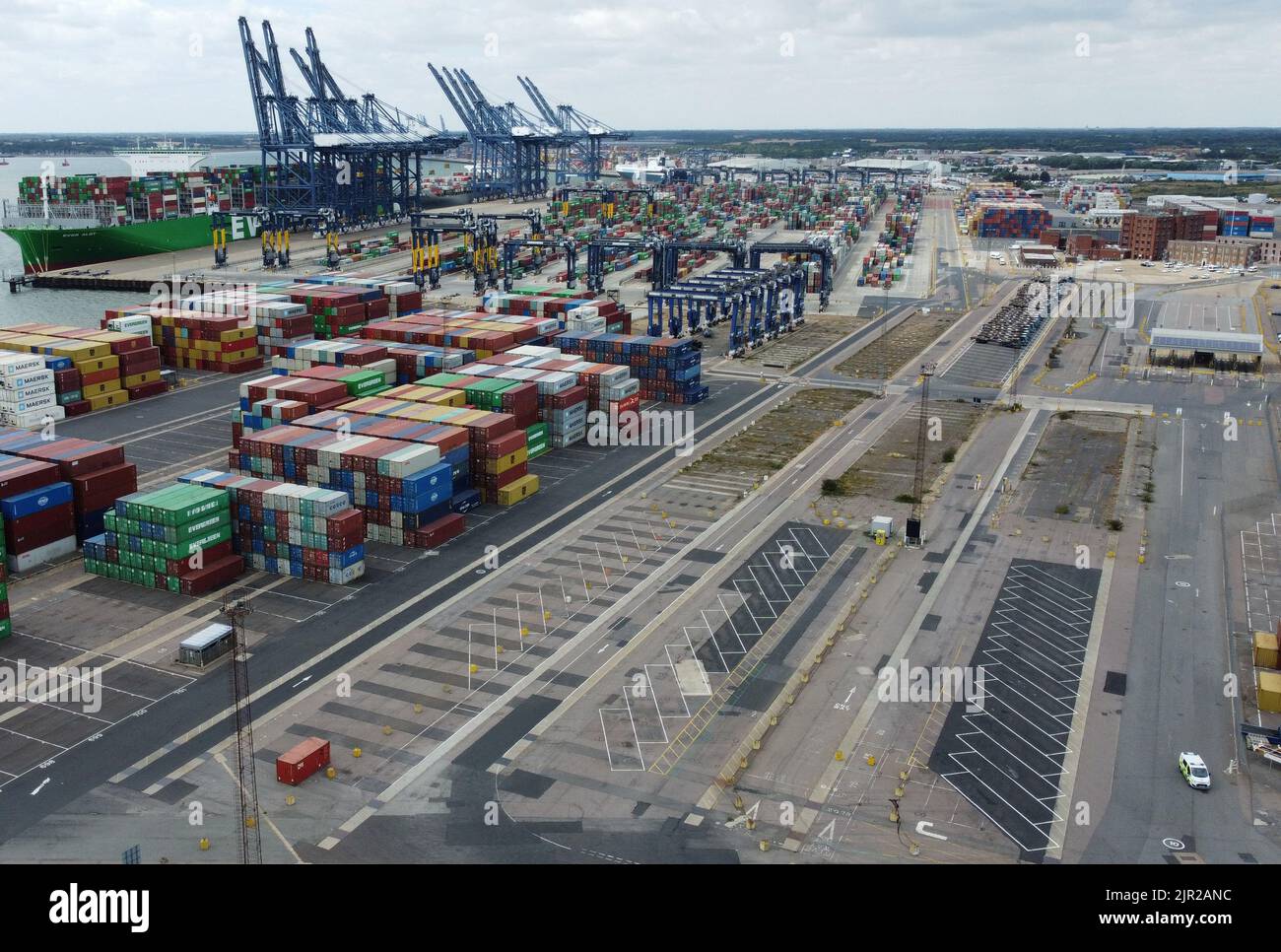 Lorry parking hi-res stock photography and images - Alamy