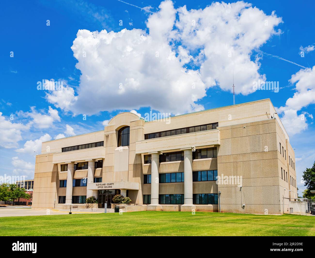 Downtown cleveland modern architecture hi-res stock photography and ...