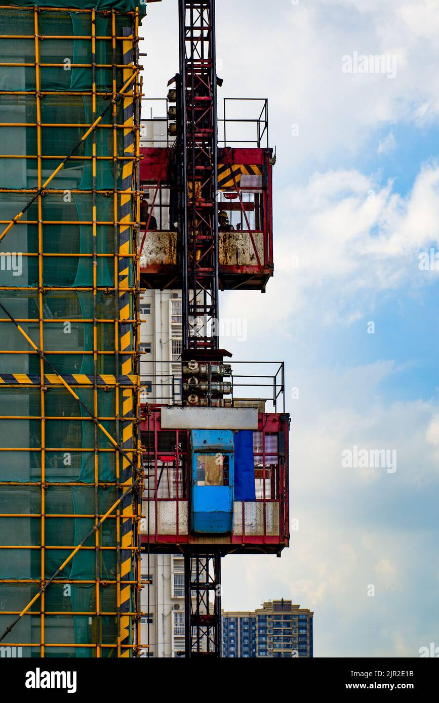 House construction brick conveyor hi-res stock photography and images ...