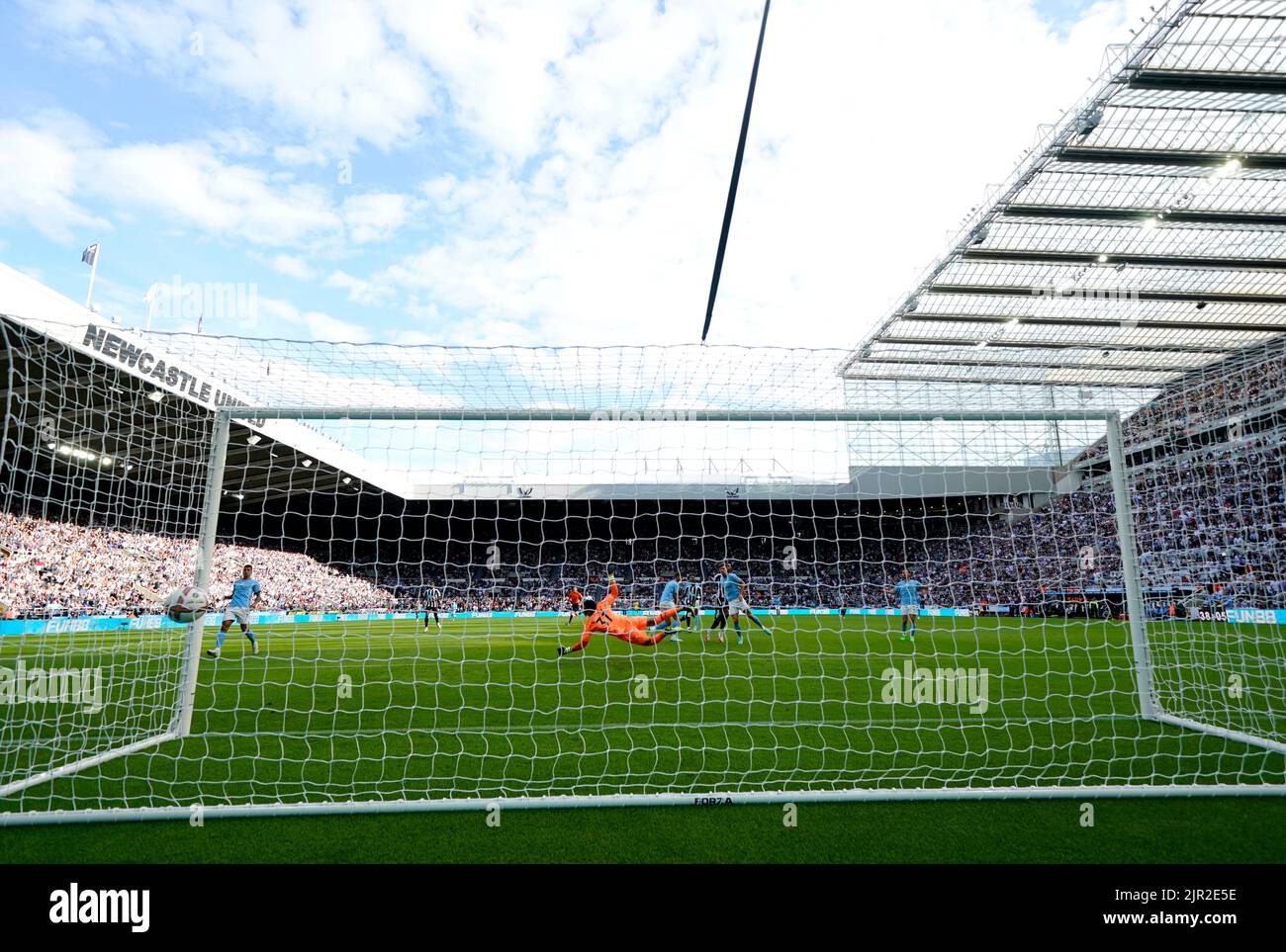 Callum wilson manchester city 2022 hi-res stock photography and images ...