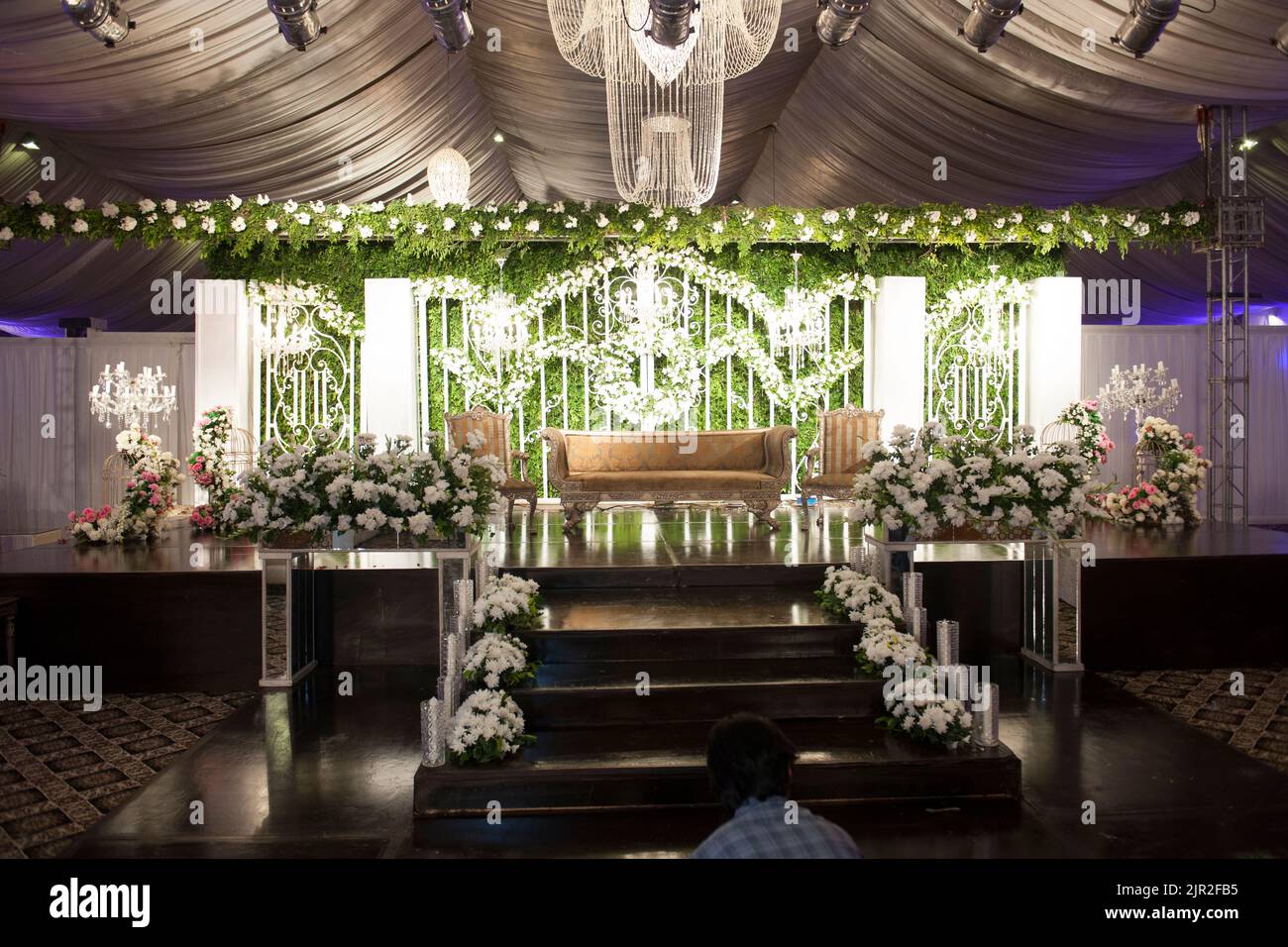 Best Wedding Stage Decoration Images at Gwendolyn Samuels blog