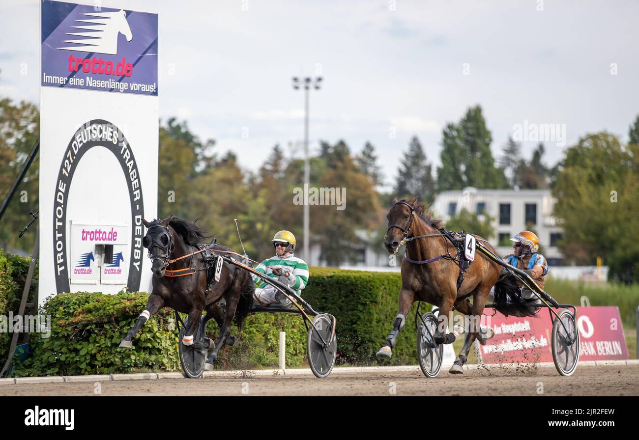 Berlin, Germany. 21st Aug, 2022. Horse racing: Trotting races, 127th ...