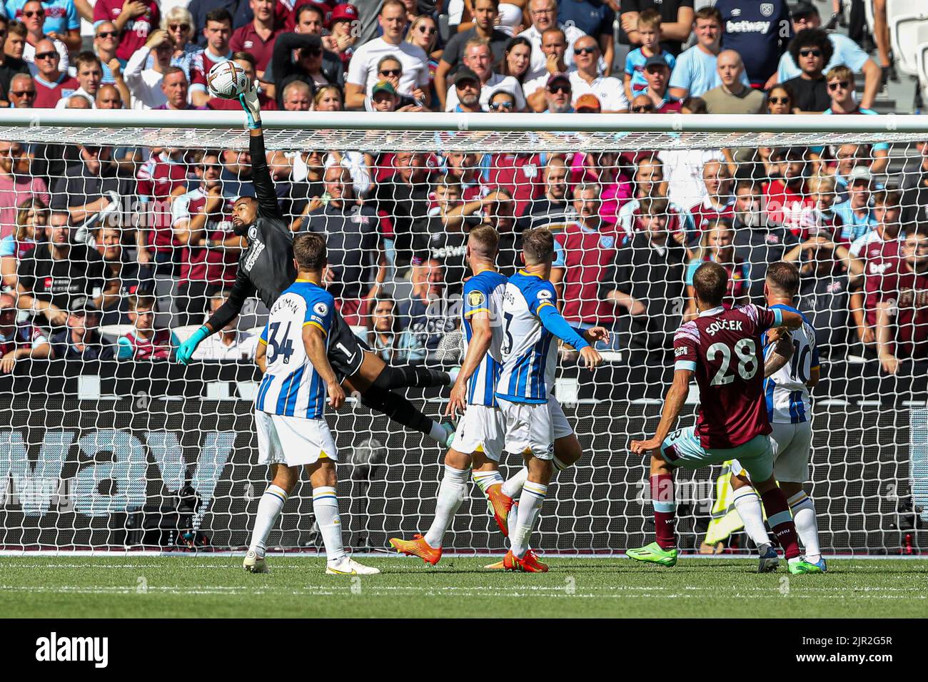 Robert sanchez save hi-res stock photography and images - Alamy