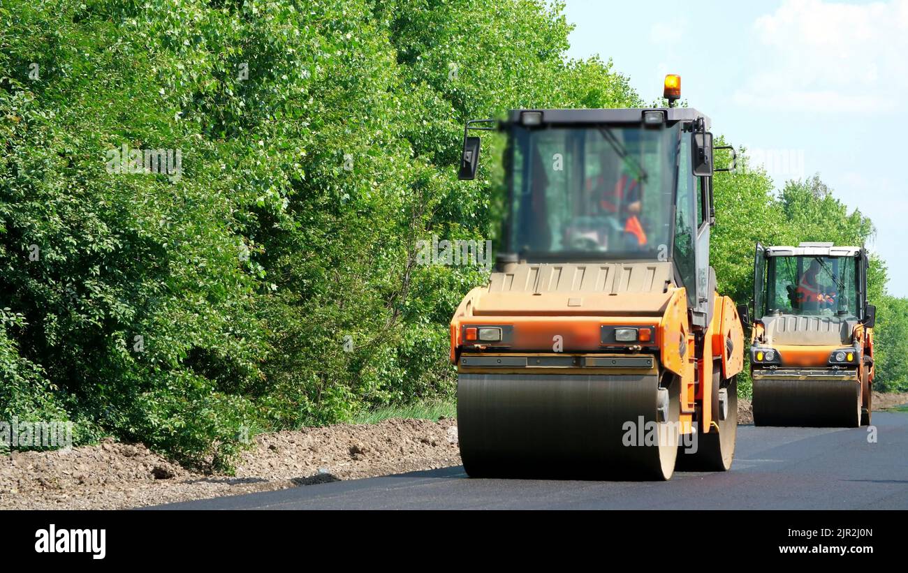 Asphalt finisher hi-res stock photography and images - Alamy
