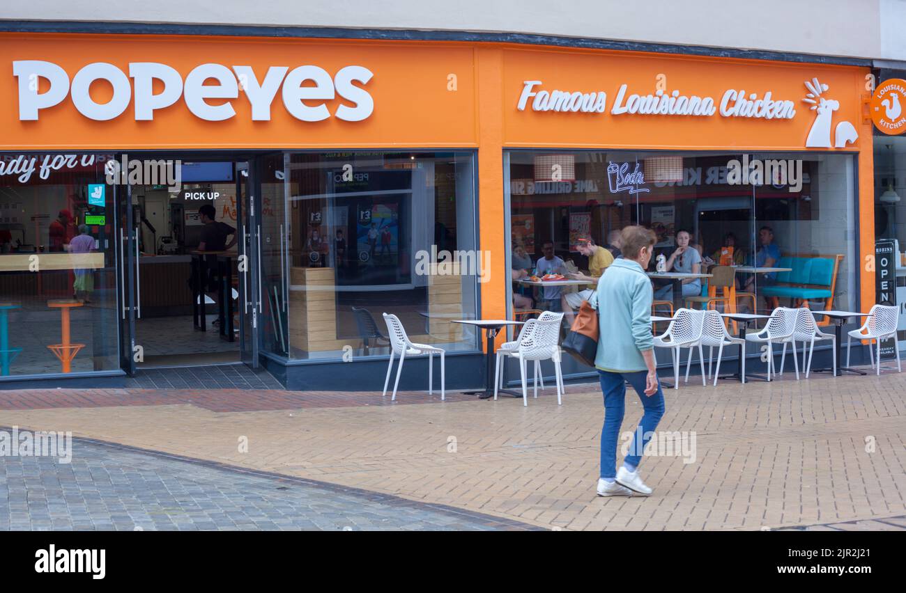 Popeyes famous louisiana chicken hi-res stock photography and images ...