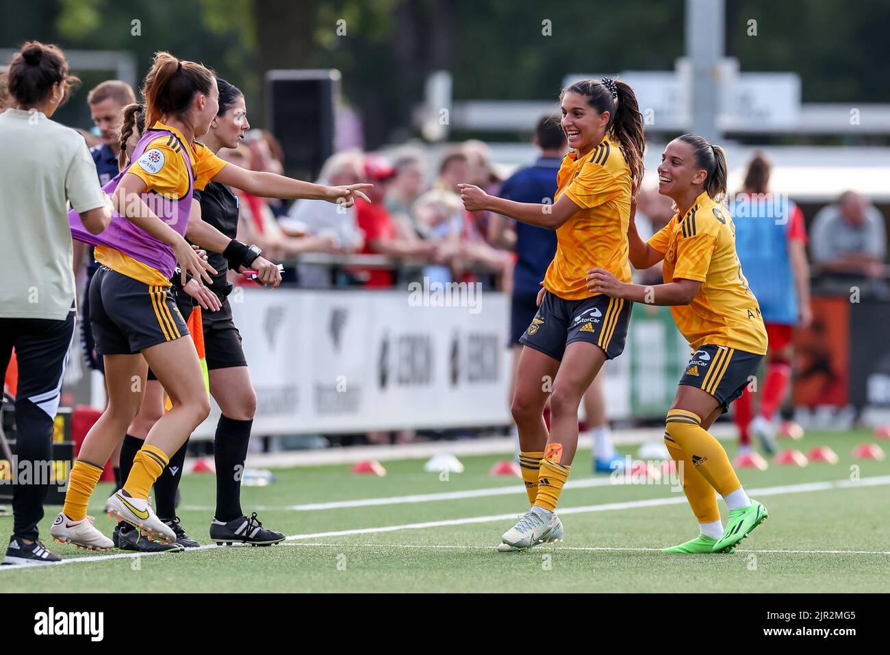 ENSCHEDE, NETHERLANDS - AUGUST 21: Kika Nazareth of SL Benfica ...