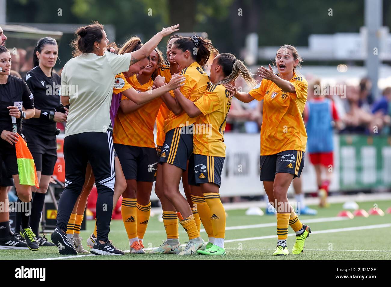 ENSCHEDE, NETHERLANDS - AUGUST 21: Kika Nazareth of SL Benfica ...