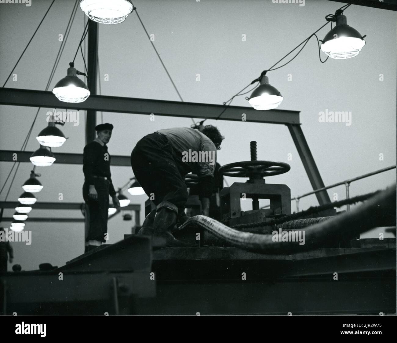 Cable laying ship sea hi-res stock photography and images - Alamy