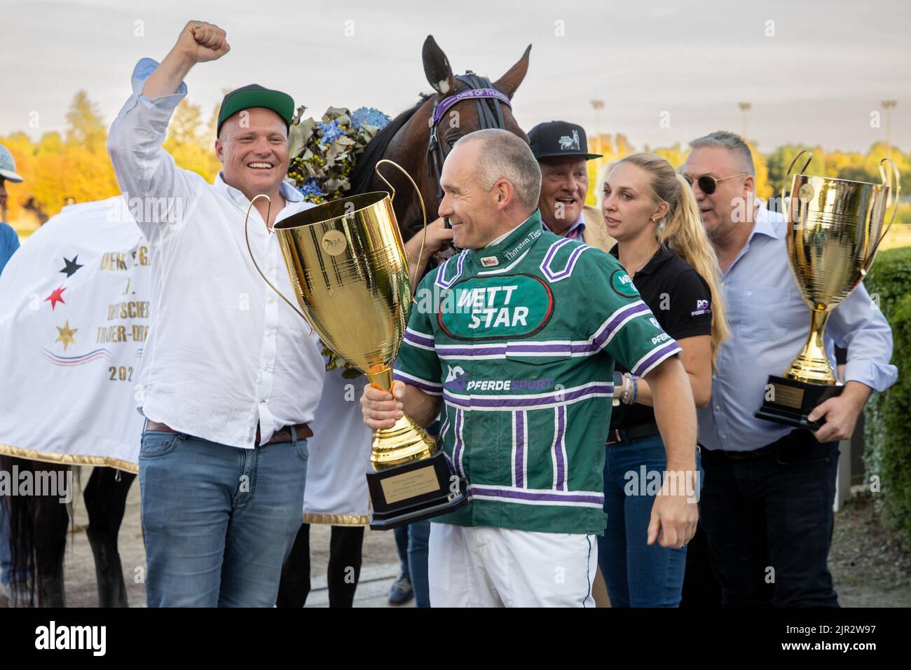 Berlin, Germany. 21st Aug, 2022. Horse racing: Trotting race, 127th ...