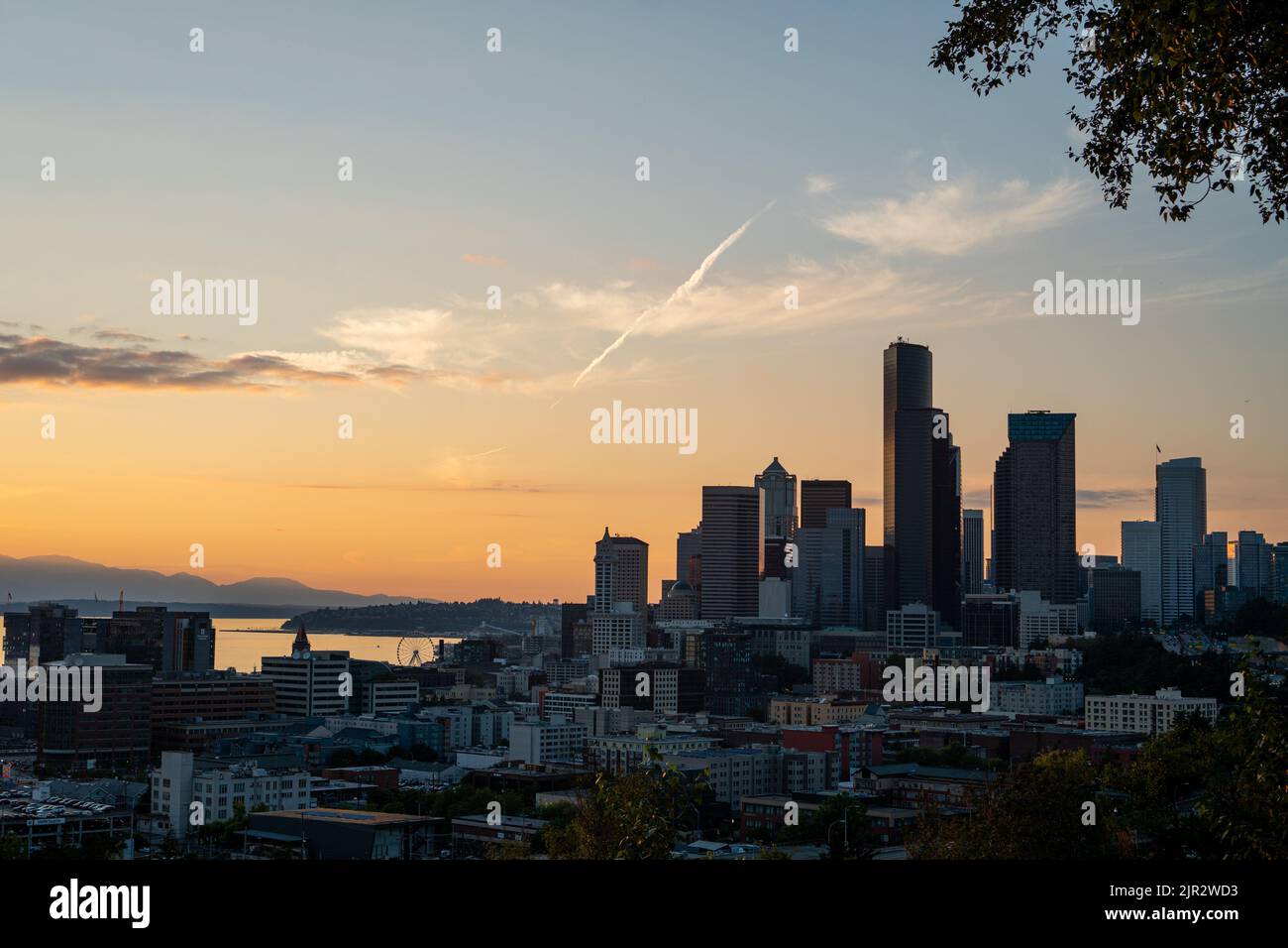 Sunset over Seattle from Dr. Jose Rizal Park Stock Photo - Alamy