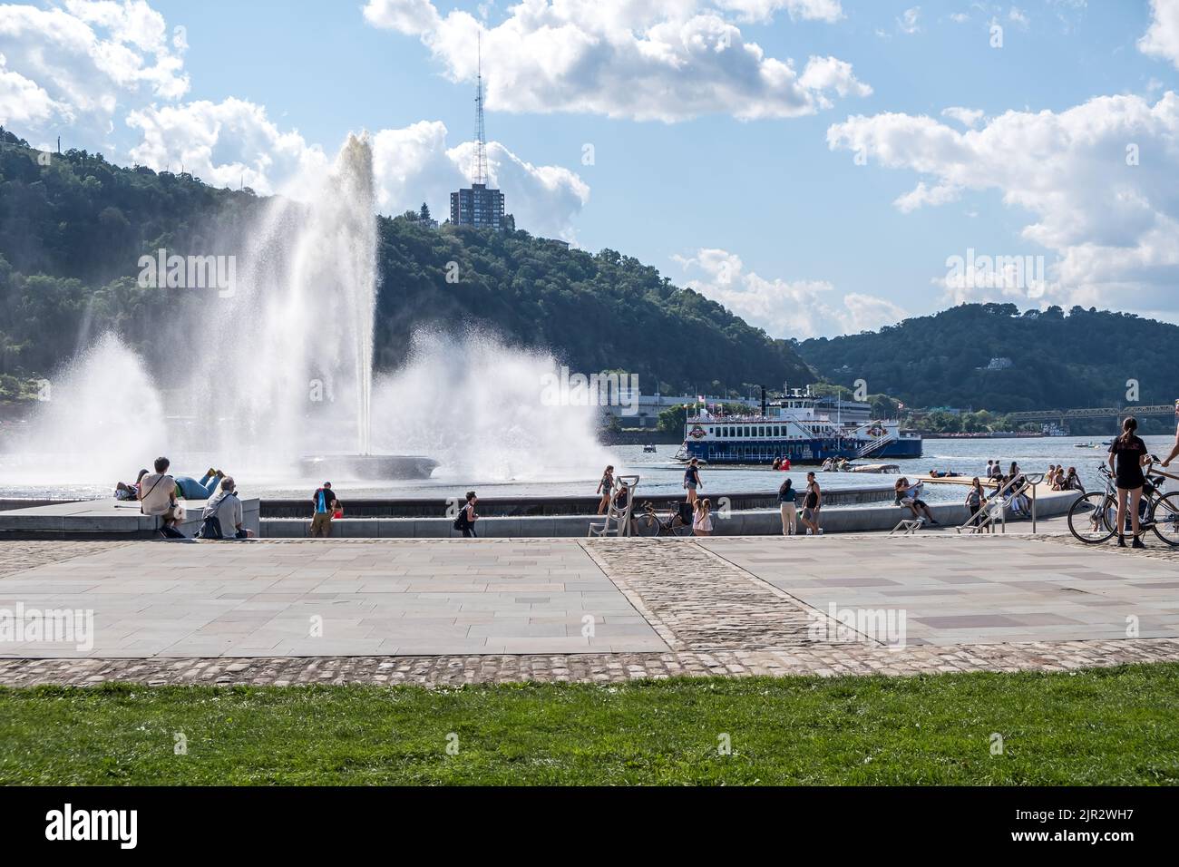 Water fountain in Point State Park, Pittsburgh, Pennsylvania. In the ...