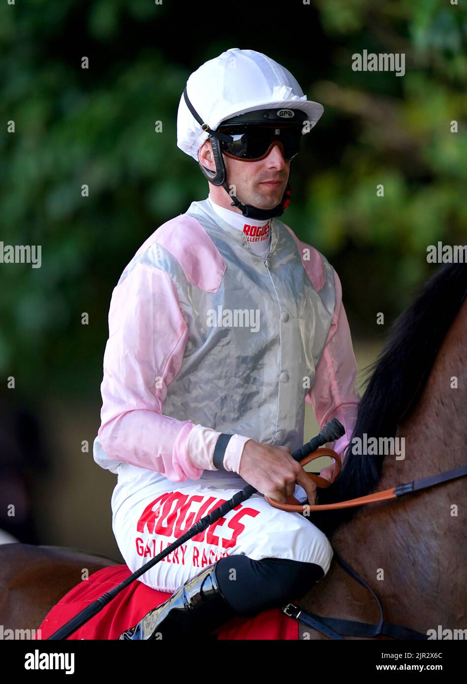 Jockey jack mitchell sandown park racecourse hi-res stock photography ...