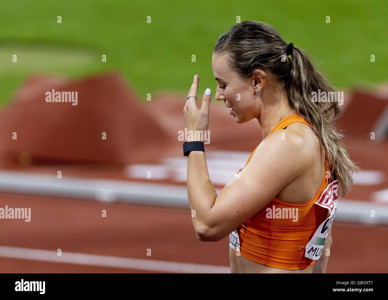 MUNCHEN - Nadine Visser in action during the final 100 meters hurdles ...