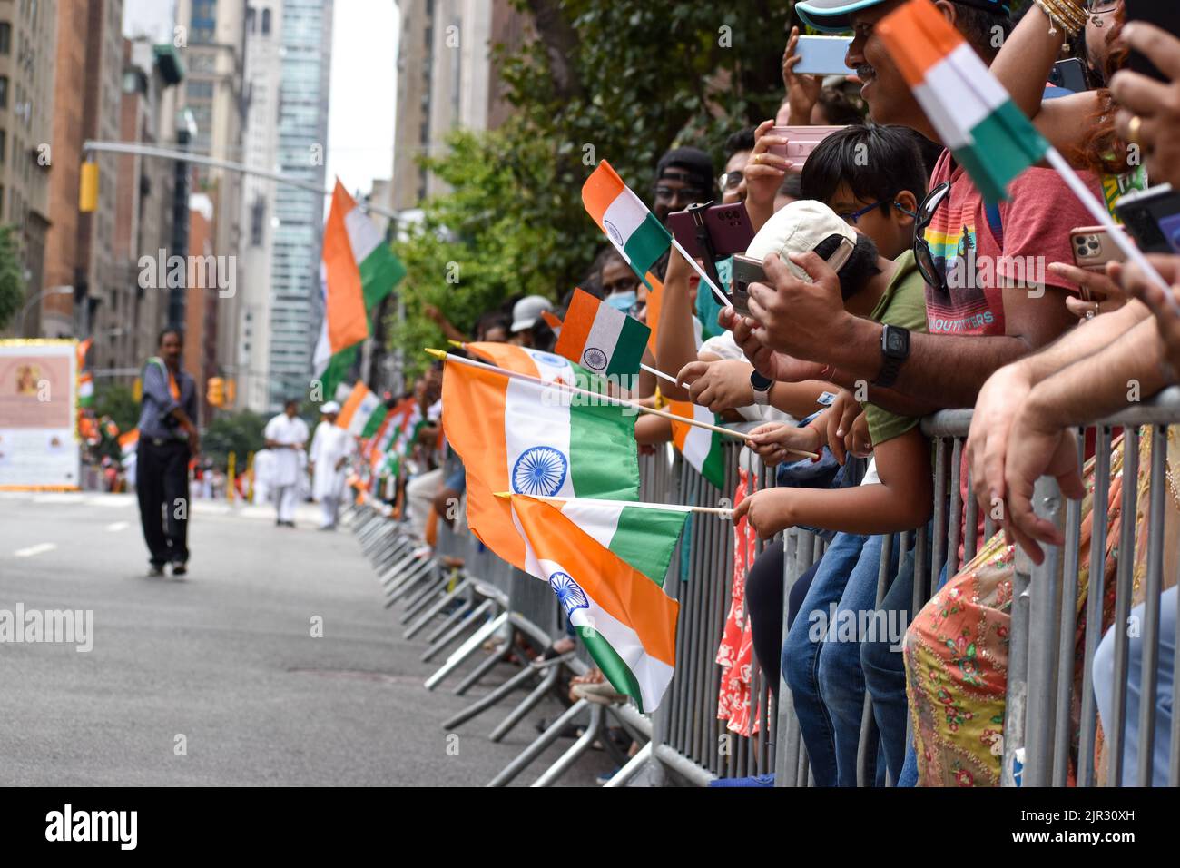 New Yorkers come out in large numbers to participate and watch the ...