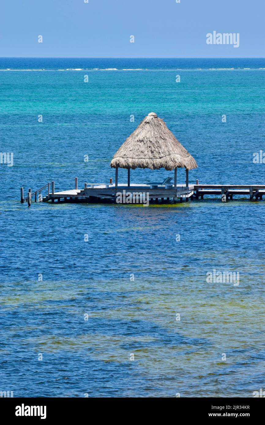 Barrier reef belize palapas hi-res stock photography and images - Alamy