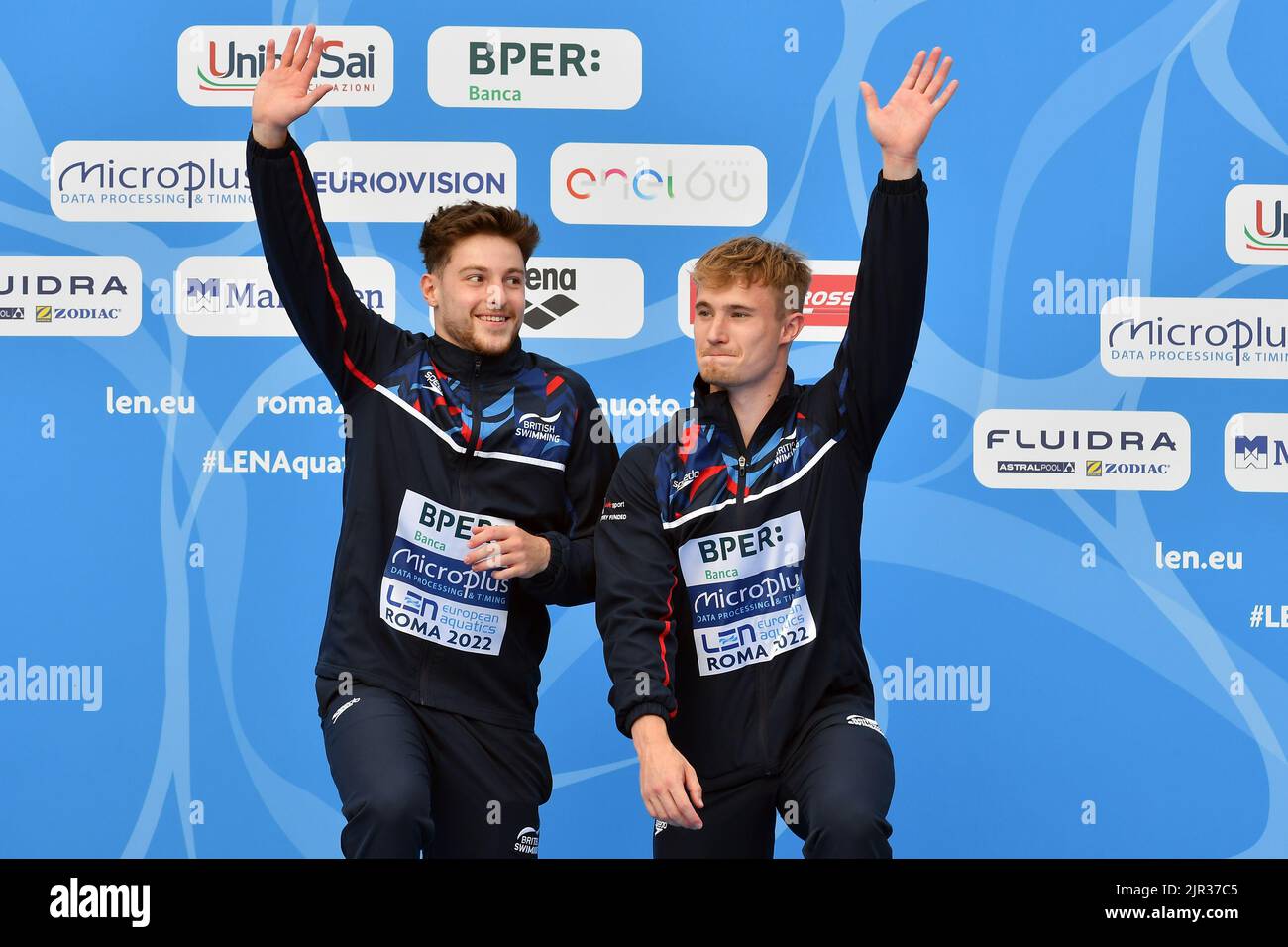 3m springboard synchronized hi-res stock photography and images - Alamy