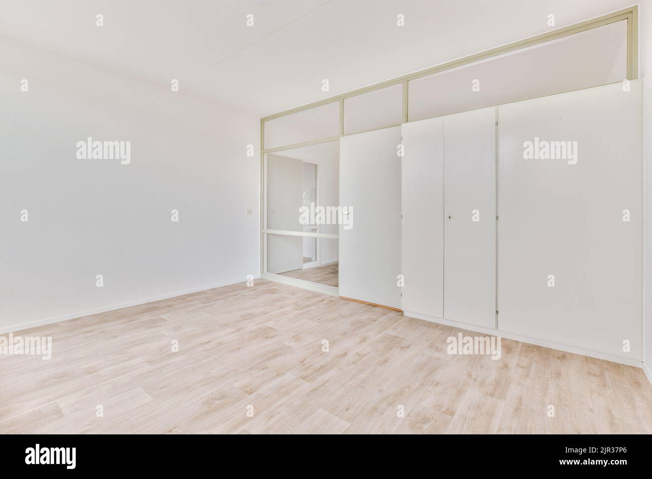 A cozy and spacious empty room in a luxury house Stock Photo - Alamy