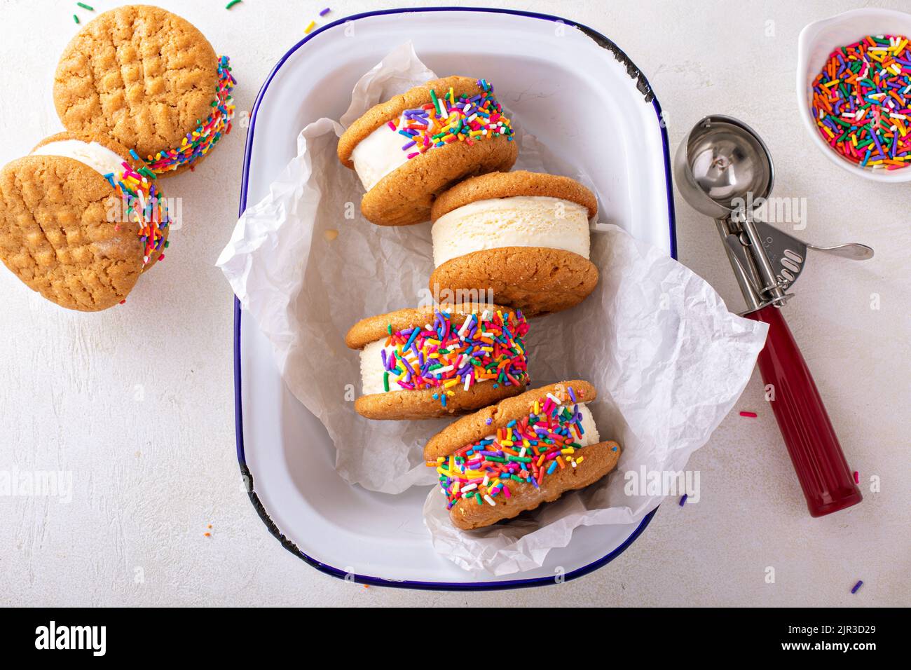 Ice cream cookie with peanut butter hi-res stock photography and images ...