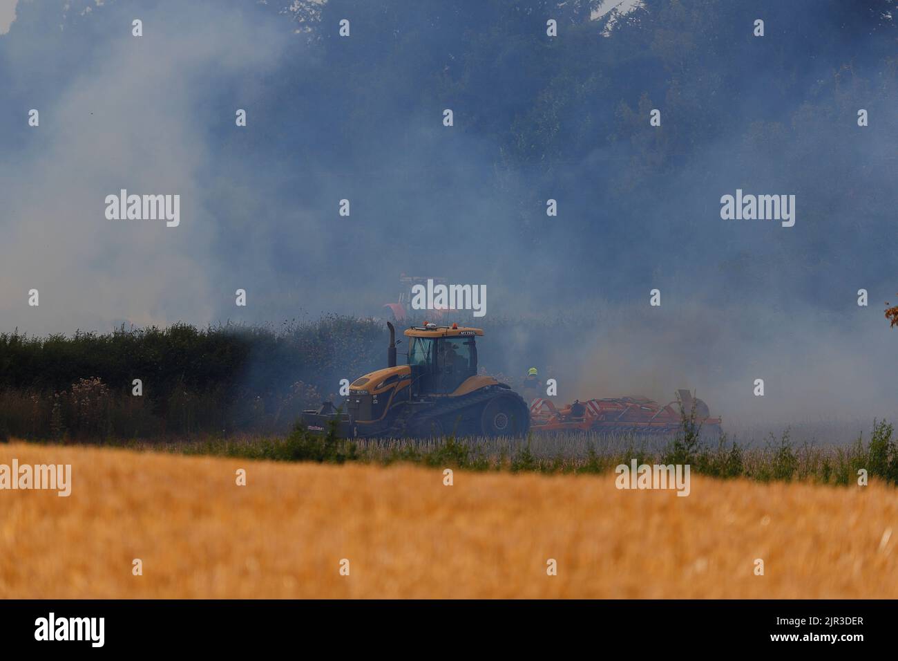 Hay burning hi-res stock photography and images - Alamy