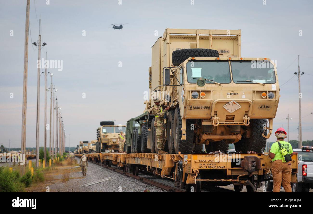Soldiers with the 3rd Brigade Combat Team, 101st Airborne Division (Air ...