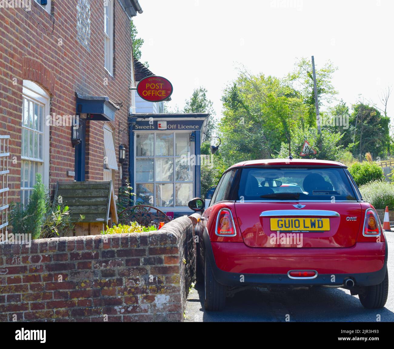 Mini post office hi-res stock photography and images - Alamy