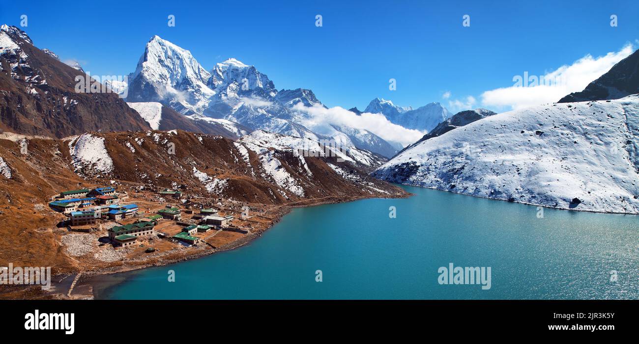 Dudh Pokhari Tso or Gokyo lake, Gokyo village, Ngozumba glacier, Arakam ...