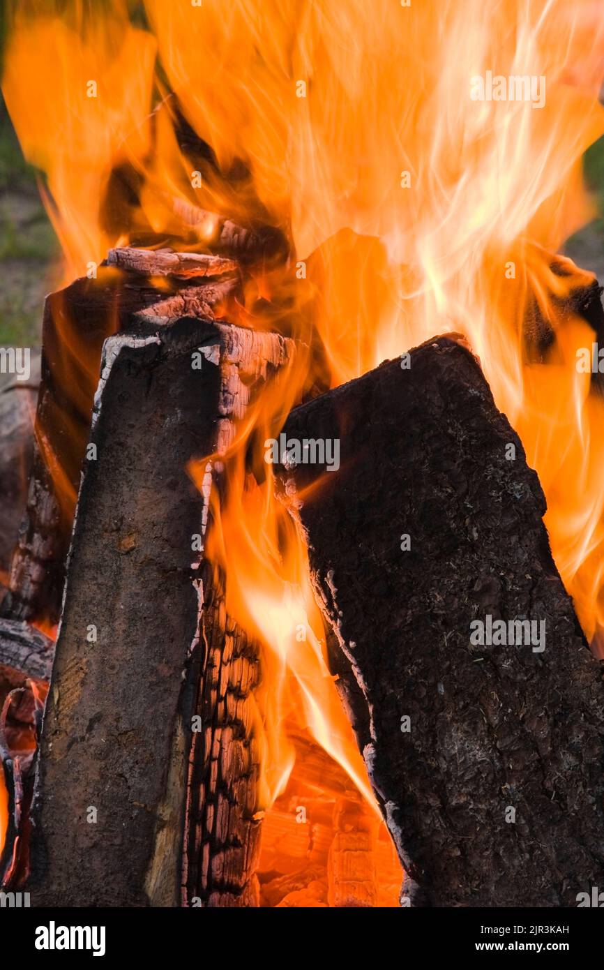 Open air campfire hi-res stock photography and images - Alamy