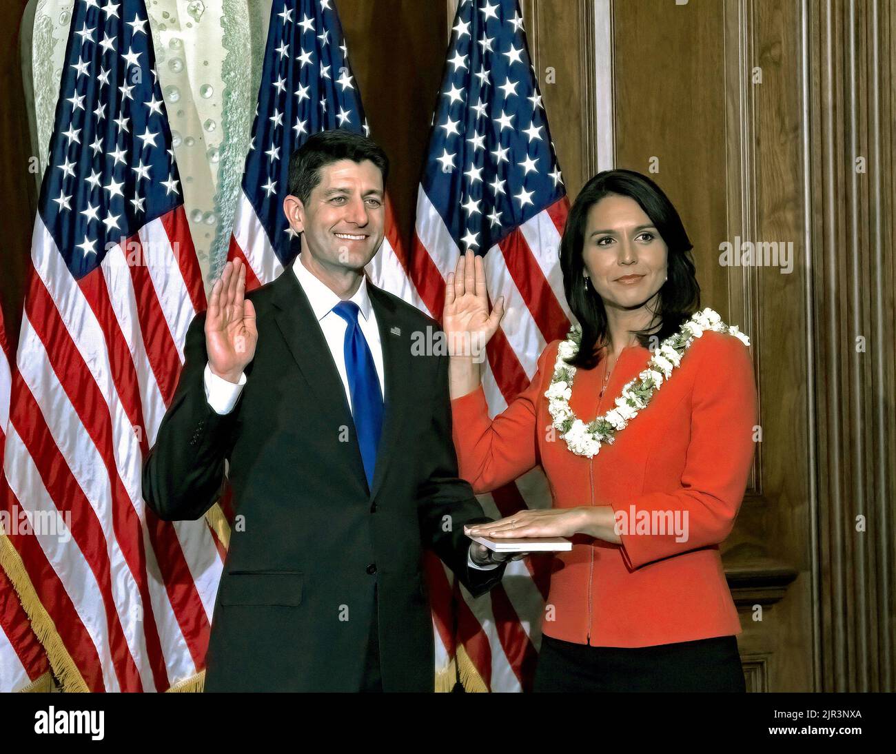 Tulsi gabbard swearing in hi-res stock photography and images - Alamy